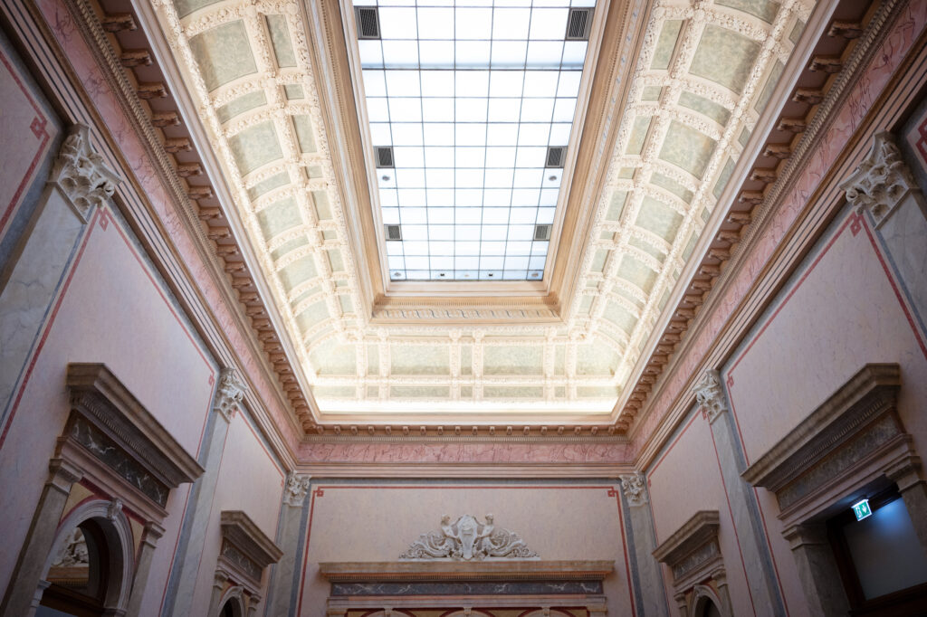 Yoga im Arnulf Rainer Museum - YONU